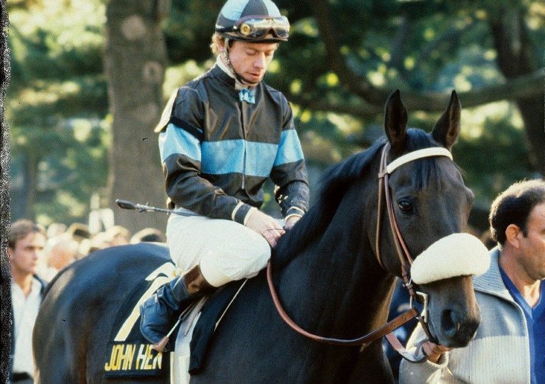 Take a Look at the Most Famous Racehorses in History!